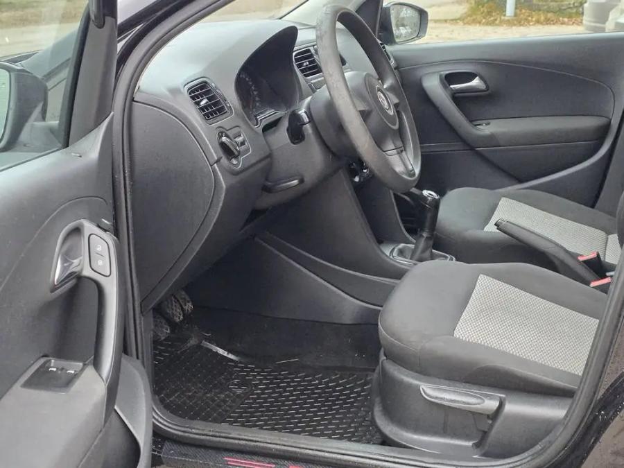 Melns Volkswagen Polo 2009 Grobiņa, ar dzinēja tilpumu 1.60 L un nobraukumu 236 tūkst. km par 3750 €, foto 17 vietnē AUTOMOTO.COM.LV