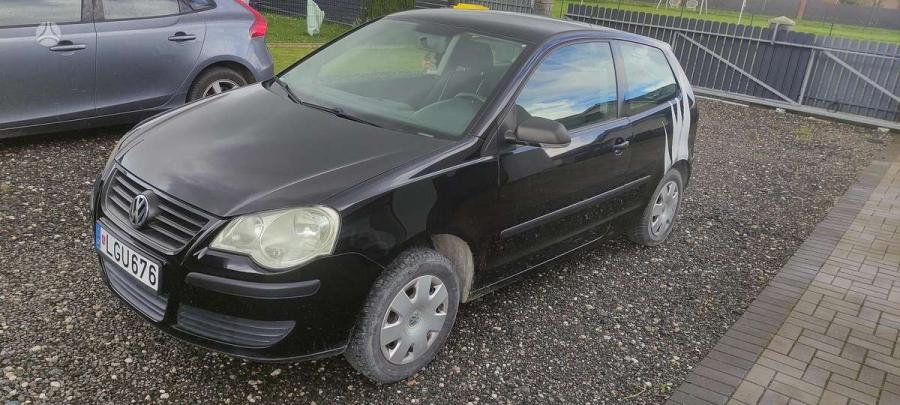 Black Volkswagen Polo 2009 in Siauliai, with an engine capacity of 1.20 L and mileage of 184 thousand km for 950 €, photo 3 on AUTOMOTO.COM.LV