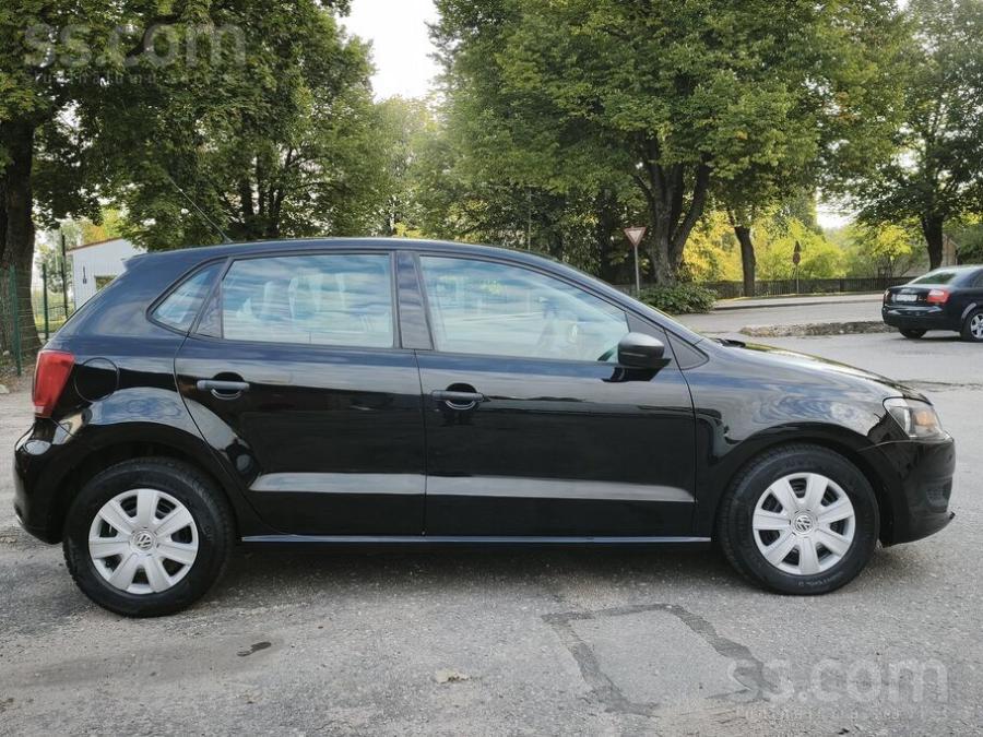 Black Volkswagen Polo 2009 in Cesis, with an engine capacity of 1.60 L and mileage of 0 thousand km for 4700 €, photo 5 on AUTOMOTO.COM.LV