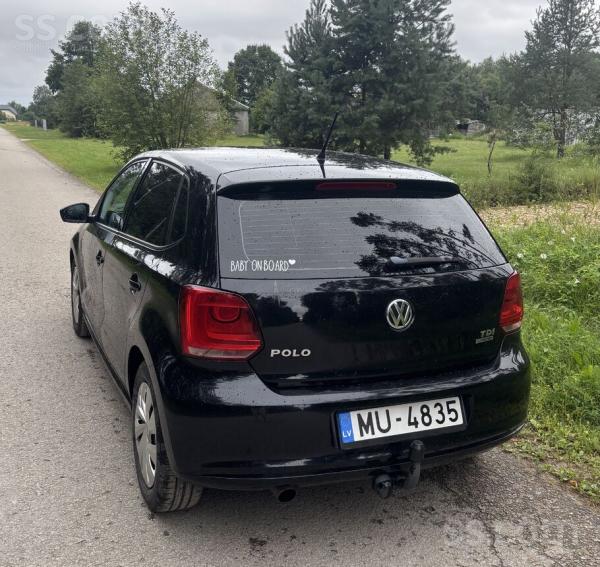 Black Volkswagen Polo 2010 in Riga, with an engine capacity of 1.60 L and mileage of 276 thousand km for 3800 €, photo 2 on AUTOMOTO.COM.LV