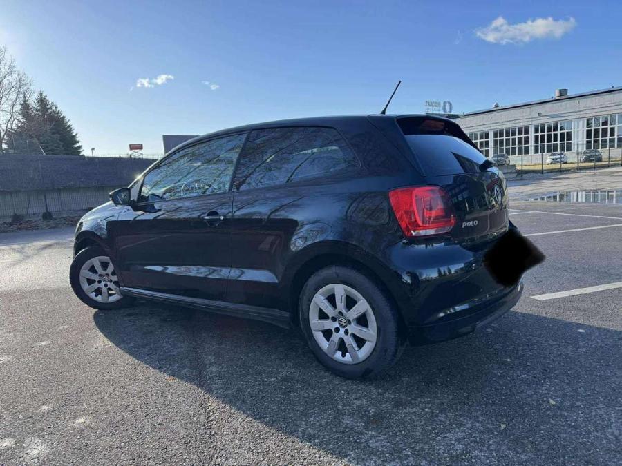 Melns Volkswagen Polo 2010 Kauņa, ar dzinēja tilpumu 1.20 L un nobraukumu 236 tūkst. km par 3500 €, foto 1 vietnē AUTOMOTO.COM.LV