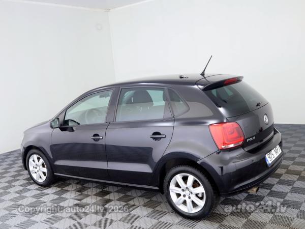 Black Volkswagen Polo 2010 in Tallinn, with an engine capacity of 1.60 L and mileage of 348 thousand km for 2299 €, photo 4 on AUTOMOTO.COM.LV