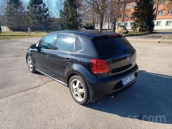 Melns Volkswagen Polo 2010 Liepāja, ar dzinēja tilpumu 1.60 L un nobraukumu 287 tūkst. km par 3200 €, foto 4 vietnē AUTOMOTO.COM.LV