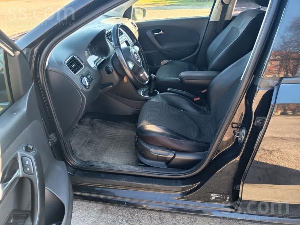 Melns Volkswagen Polo 2010 Liepāja, ar dzinēja tilpumu 1.60 L un nobraukumu 287 tūkst. km par 3200 €, foto 7 vietnē AUTOMOTO.COM.LV