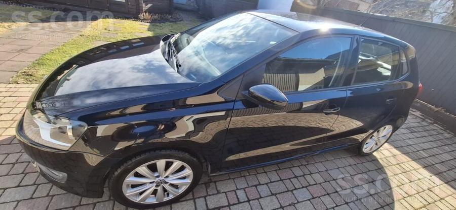 Melns Volkswagen Polo 2010 Liepāja, ar dzinēja tilpumu 1.60 L un nobraukumu 142 tūkst. km par 5432 €, foto 1 vietnē AUTOMOTO.COM.LV
