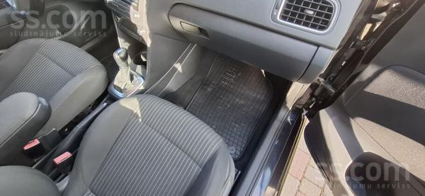 Melns Volkswagen Polo 2010 Liepāja, ar dzinēja tilpumu 1.60 L un nobraukumu 142 tūkst. km par 5432 €, foto 3 vietnē AUTOMOTO.COM.LV