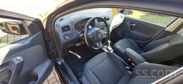Melns Volkswagen Polo 2010 Liepāja, ar dzinēja tilpumu 1.60 L un nobraukumu 142 tūkst. km par 5432 €, foto 5 vietnē AUTOMOTO.COM.LV