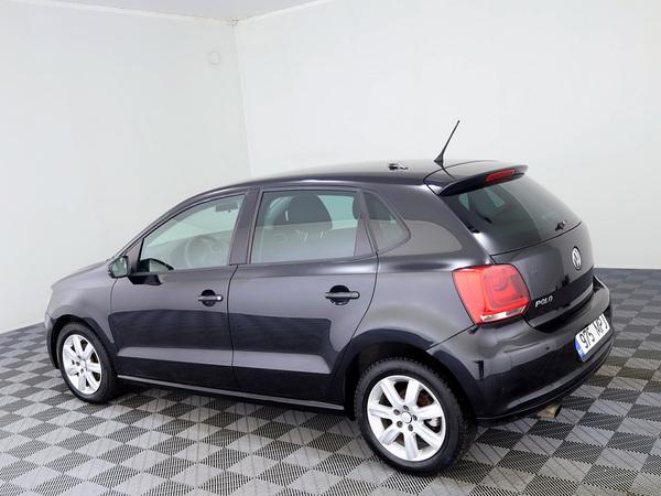 Black Volkswagen Polo 2010 in Tallinn, with an engine capacity of 1.60 L and mileage of 348 thousand km for 1999 €, photo 4 on AUTOMOTO.COM.LV