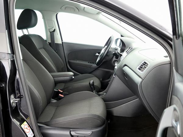 Black Volkswagen Polo 2010 in Tallinn, with an engine capacity of 1.60 L and mileage of 348 thousand km for 1999 €, photo 6 on AUTOMOTO.COM.LV