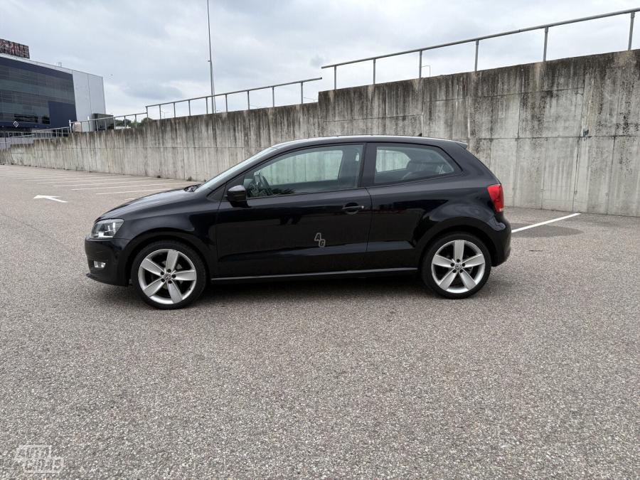 Black Volkswagen Polo 2010 in Vilnius, with an engine capacity of 1.20 L and mileage of 269 thousand km for 4000 €, photo 4 on AUTOMOTO.COM.LV