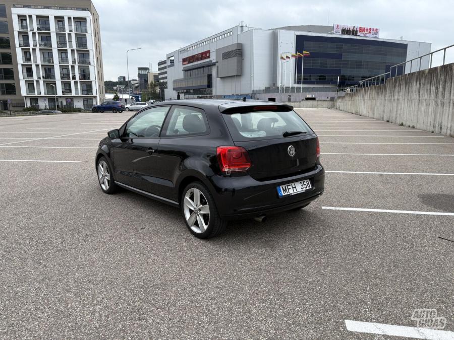 Black Volkswagen Polo 2010 in Vilnius, with an engine capacity of 1.20 L and mileage of 269 thousand km for 4000 €, photo 5 on AUTOMOTO.COM.LV