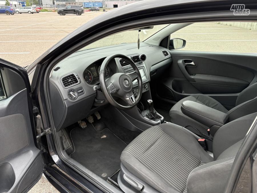 Black Volkswagen Polo 2010 in Vilnius, with an engine capacity of 1.20 L and mileage of 269 thousand km for 4000 €, photo 12 on AUTOMOTO.COM.LV