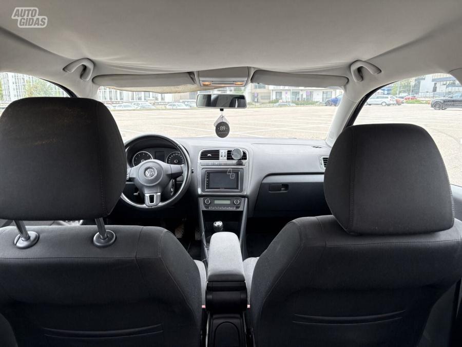 Black Volkswagen Polo 2010 in Vilnius, with an engine capacity of 1.20 L and mileage of 269 thousand km for 4000 €, photo 13 on AUTOMOTO.COM.LV