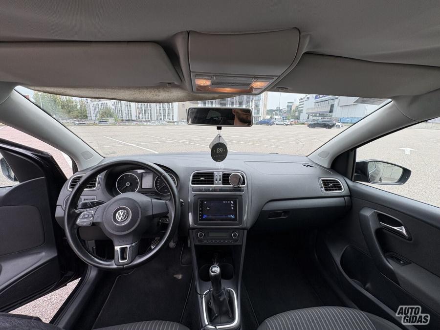 Black Volkswagen Polo 2010 in Vilnius, with an engine capacity of 1.20 L and mileage of 269 thousand km for 4000 €, photo 17 on AUTOMOTO.COM.LV