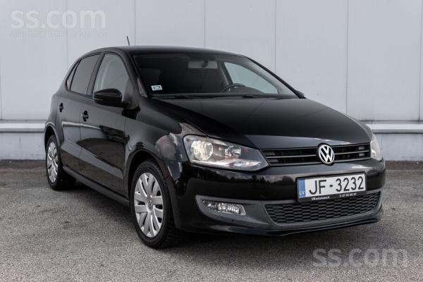 Black Volkswagen Polo 2010 in Jelgava, with an engine capacity of 1.60 L and mileage of 300 thousand km for 3500 €, photo 1 on AUTOMOTO.COM.LV
