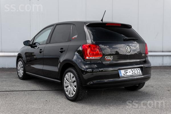 Black Volkswagen Polo 2010 in Jelgava, with an engine capacity of 1.60 L and mileage of 300 thousand km for 3500 €, photo 5 on AUTOMOTO.COM.LV