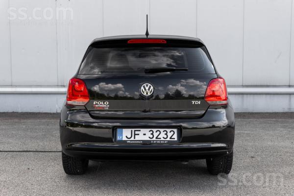 Black Volkswagen Polo 2010 in Jelgava, with an engine capacity of 1.60 L and mileage of 300 thousand km for 3500 €, photo 6 on AUTOMOTO.COM.LV