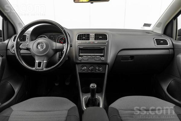 Black Volkswagen Polo 2010 in Jelgava, with an engine capacity of 1.60 L and mileage of 300 thousand km for 3500 €, photo 10 on AUTOMOTO.COM.LV