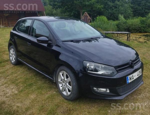 Black Volkswagen Polo 2010 in Riga, with an engine capacity of 1.60 L and mileage of 343 thousand km for 3950 €, photo 3 on AUTOMOTO.COM.LV