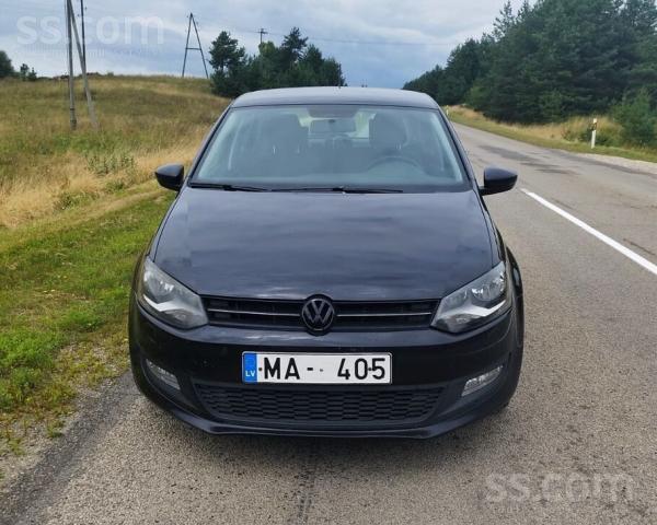 Black Volkswagen Polo 2010 in Riga, with an engine capacity of 1.60 L and mileage of 343 thousand km for 3950 €, photo 4 on AUTOMOTO.COM.LV