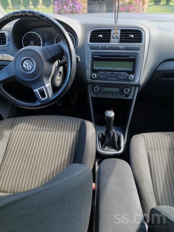 Black Volkswagen Polo 2010 in Riga, with an engine capacity of 1.60 L and mileage of 343 thousand km for 3950 €, photo 7 on AUTOMOTO.COM.LV