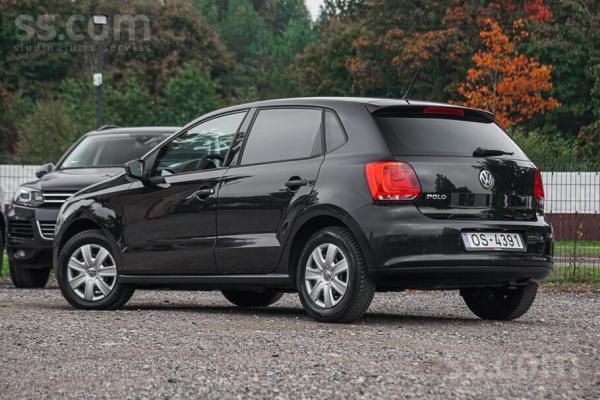 Black Volkswagen Polo 2010 in Riga, with an engine capacity of 1.20 L and mileage of 205 thousand km for 5990 €, photo 4 on AUTOMOTO.COM.LV