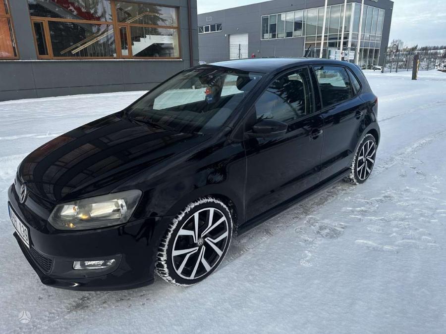 Melns Volkswagen Polo 2011 Kauņa, ar dzinēja tilpumu 1.20 L un nobraukumu 228 tūkst. km par 3200 €, foto 1 vietnē AUTOMOTO.COM.LV