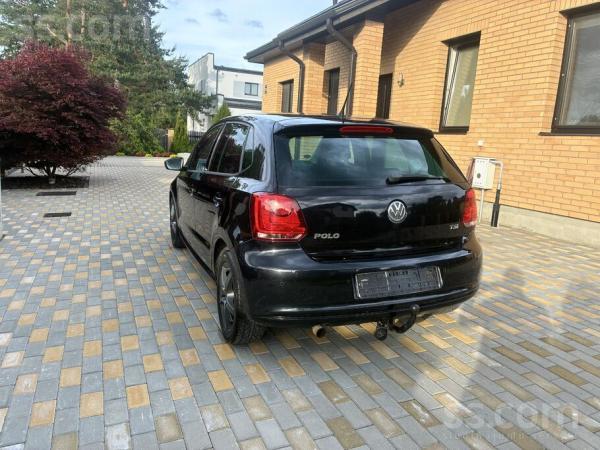 Black Volkswagen Polo 2011 in Riga, with an engine capacity of 1.20 L and mileage of 0 thousand km for 6990 €, photo 8 on AUTOMOTO.COM.LV