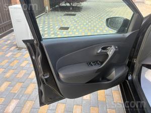 Black Volkswagen Polo 2011 in Riga, with an engine capacity of 1.20 L and mileage of 0 thousand km for 6990 €, photo 12 on AUTOMOTO.COM.LV