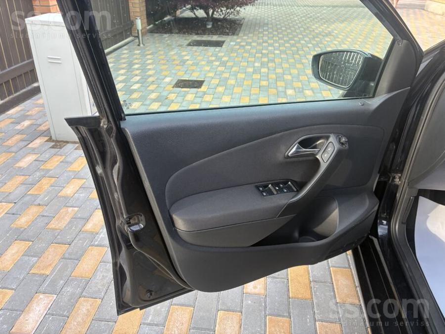 Black Volkswagen Polo 2011 in Riga, with an engine capacity of 1.20 L and mileage of 0 thousand km for 6990 €, photo 12 on AUTOMOTO.COM.LV