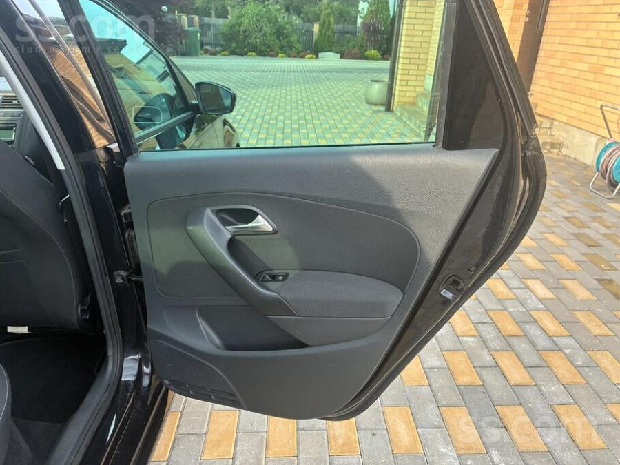 Black Volkswagen Polo 2011 in Riga, with an engine capacity of 1.20 L and mileage of 0 thousand km for 6990 €, photo 20 on AUTOMOTO.COM.LV