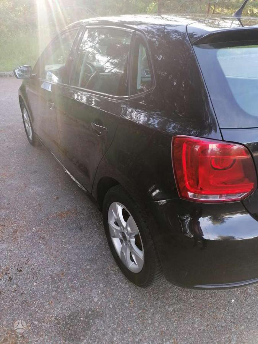 Black Volkswagen Polo 2011 in Palanga, with an engine capacity of 1.20 L and mileage of 299 thousand km for 2950 €, photo 5 on AUTOMOTO.COM.LV