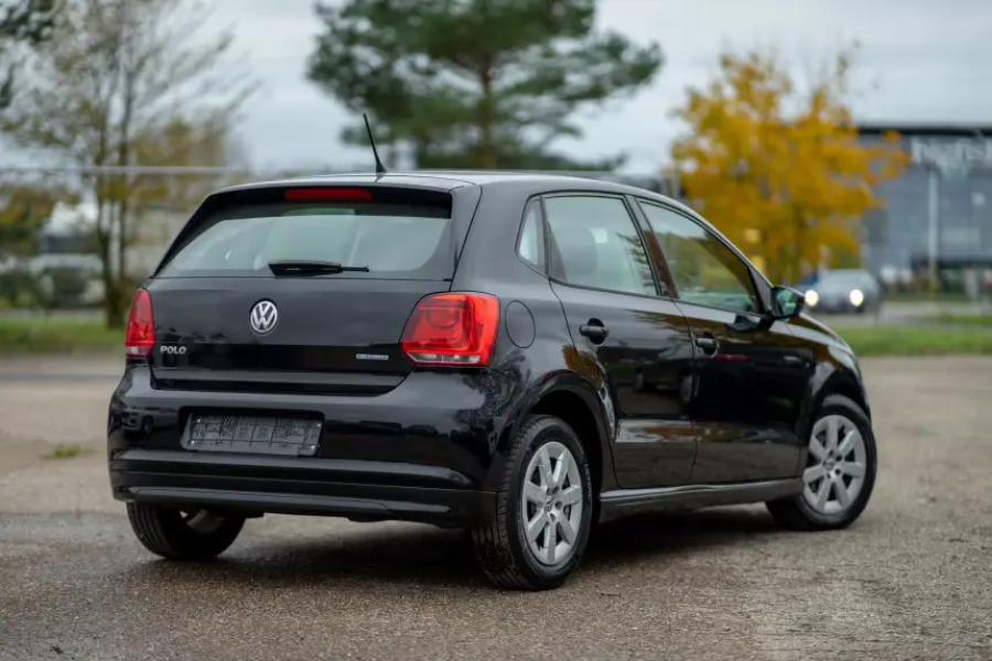 Melns Volkswagen Polo 2011 Liepāja, ar dzinēja tilpumu 1.20 L un nobraukumu 292 tūkst. km par 4950 €, foto 5 vietnē AUTOMOTO.COM.LV