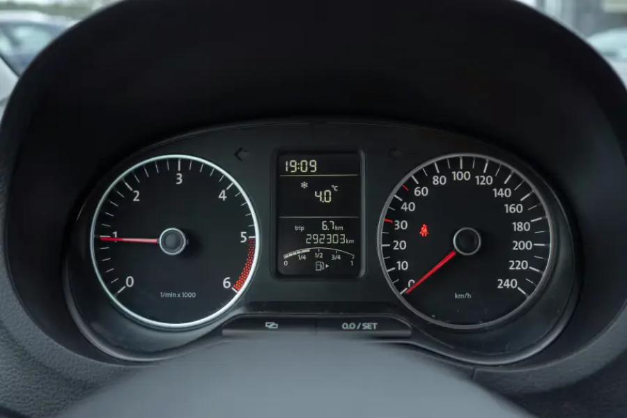 Melns Volkswagen Polo 2011 Liepāja, ar dzinēja tilpumu 1.20 L un nobraukumu 292 tūkst. km par 4950 €, foto 14 vietnē AUTOMOTO.COM.LV