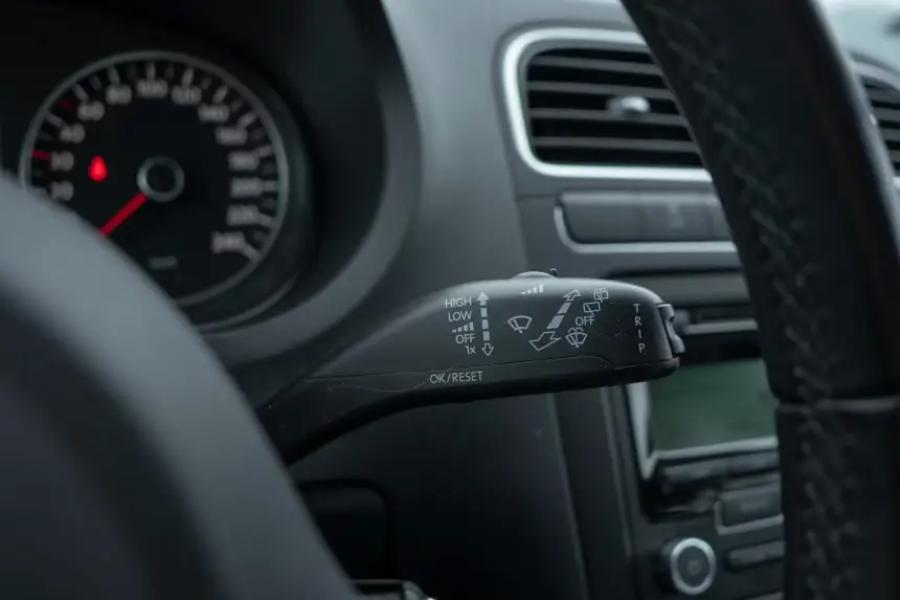 Melns Volkswagen Polo 2011 Liepāja, ar dzinēja tilpumu 1.20 L un nobraukumu 292 tūkst. km par 4950 €, foto 19 vietnē AUTOMOTO.COM.LV