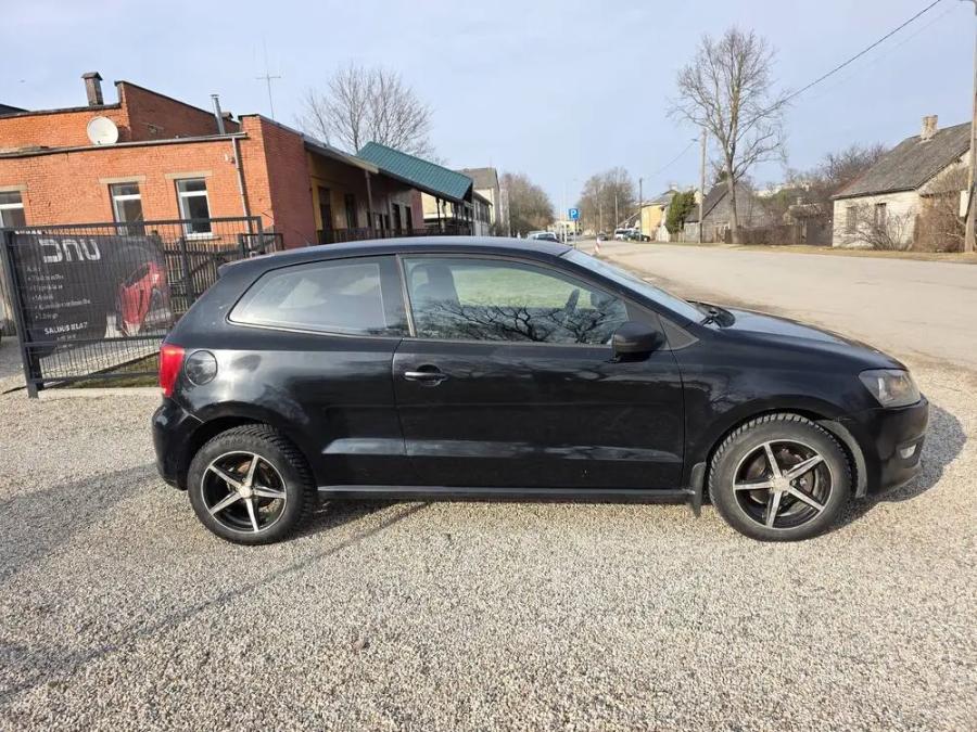 Melns Volkswagen Polo 2011 Ventspils, ar dzinēja tilpumu 1.20 L un nobraukumu 231 tūkst. km par 1490 €, foto 5 vietnē AUTOMOTO.COM.LV