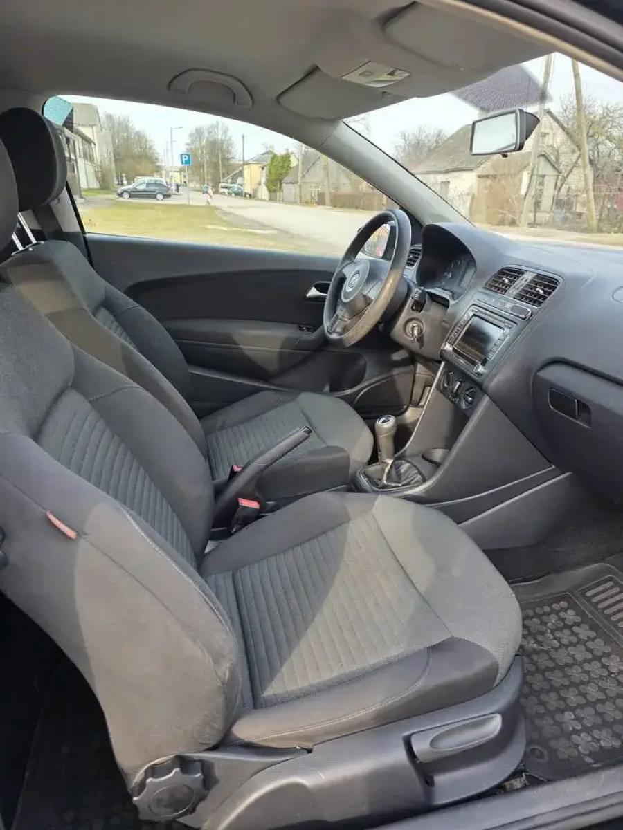 Melns Volkswagen Polo 2011 Ventspils, ar dzinēja tilpumu 1.20 L un nobraukumu 231 tūkst. km par 1490 €, foto 15 vietnē AUTOMOTO.COM.LV