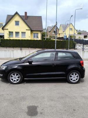 Black Volkswagen Polo 2011 in Telschi, with an engine capacity of 1.20 L and mileage of 212 thousand km for 2350 €, photo 4 on AUTOMOTO.COM.LV