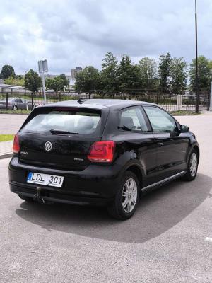 Black Volkswagen Polo 2011 in Telschi, with an engine capacity of 1.20 L and mileage of 212 thousand km for 2350 €, photo 5 on AUTOMOTO.COM.LV