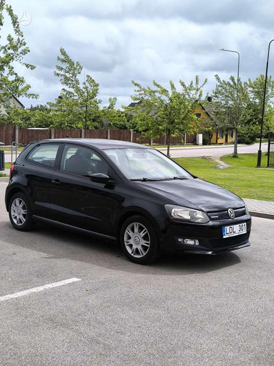 Black Volkswagen Polo 2011 in Telschi, with an engine capacity of 1.20 L and mileage of 212 thousand km for 2350 €, photo 6 on AUTOMOTO.COM.LV
