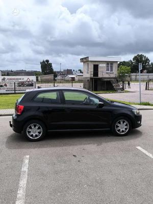 Black Volkswagen Polo 2011 in Telschi, with an engine capacity of 1.20 L and mileage of 212 thousand km for 2350 €, photo 7 on AUTOMOTO.COM.LV