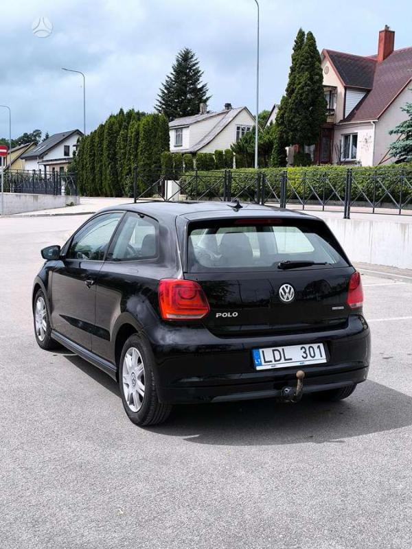 Black Volkswagen Polo 2011 in Telschi, with an engine capacity of 1.20 L and mileage of 212 thousand km for 2350 €, photo 7 on AUTOMOTO.COM.LV