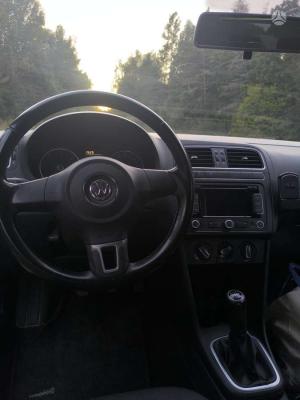 Black Volkswagen Polo 2011 in Telschi, with an engine capacity of 1.20 L and mileage of 212 thousand km for 2350 €, photo 10 on AUTOMOTO.COM.LV