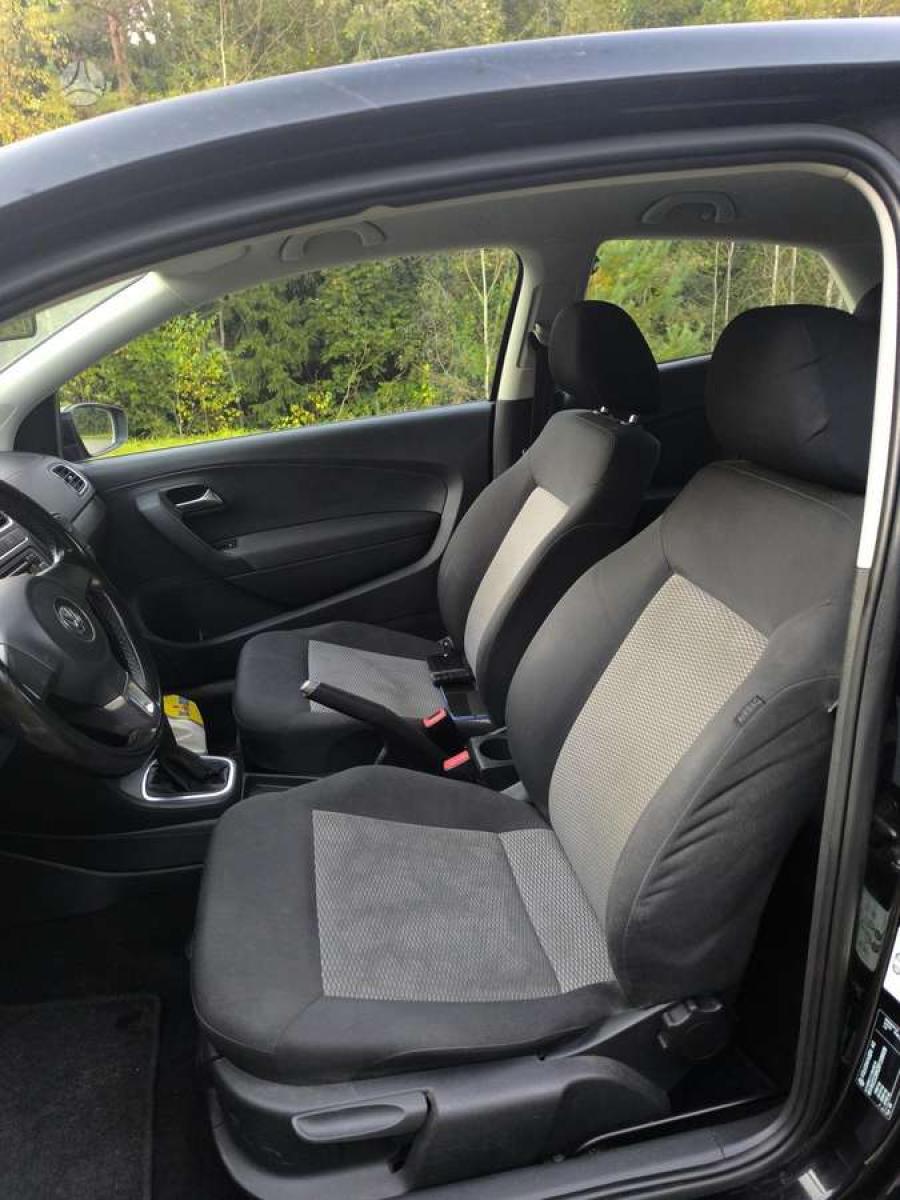 Black Volkswagen Polo 2011 in Telschi, with an engine capacity of 1.20 L and mileage of 212 thousand km for 2350 €, photo 11 on AUTOMOTO.COM.LV