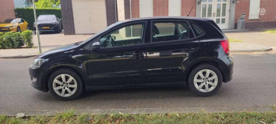 Black Volkswagen Polo 2011 in Kaunas, with an engine capacity of 1.20 L and mileage of 288 thousand km for 2900 €, photo 8 on AUTOMOTO.COM.LV
