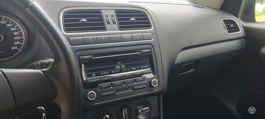 Black Volkswagen Polo 2011 in Kaunas, with an engine capacity of 1.20 L and mileage of 288 thousand km for 2900 €, photo 12 on AUTOMOTO.COM.LV