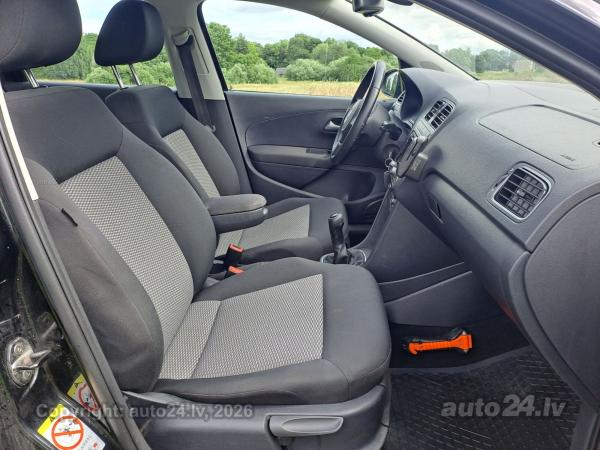 Black Volkswagen Polo 2011 in Paide, with an engine capacity of 1.20 L and mileage of 293 thousand km for 3890 €, photo 9 on AUTOMOTO.COM.LV