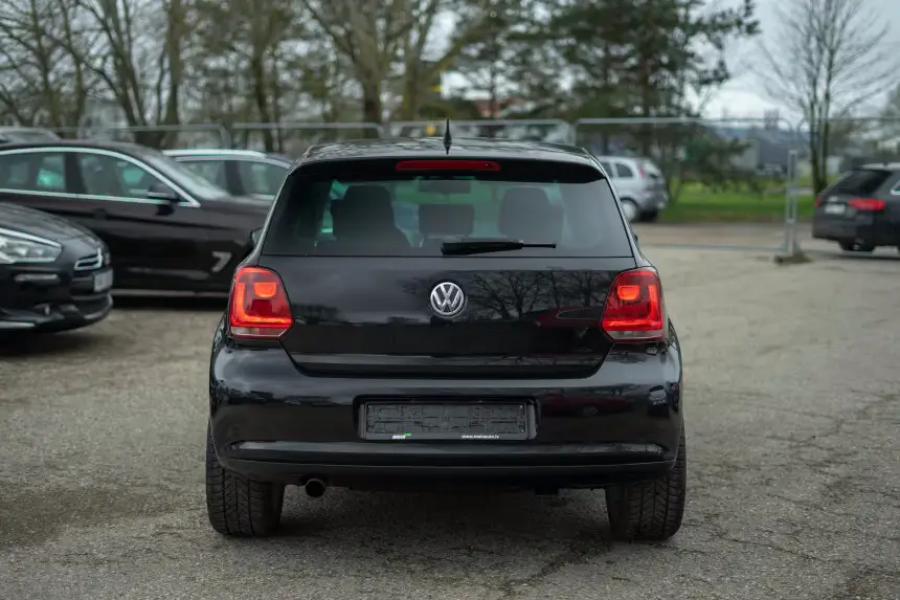 Melns Volkswagen Polo 2011 Liepāja, ar dzinēja tilpumu 1.60 L un nobraukumu 252 tūkst. km par 6250 €, foto 4 vietnē AUTOMOTO.COM.LV