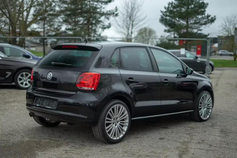 Melns Volkswagen Polo 2011 Liepāja, ar dzinēja tilpumu 1.60 L un nobraukumu 252 tūkst. km par 6250 €, foto 5 vietnē AUTOMOTO.COM.LV