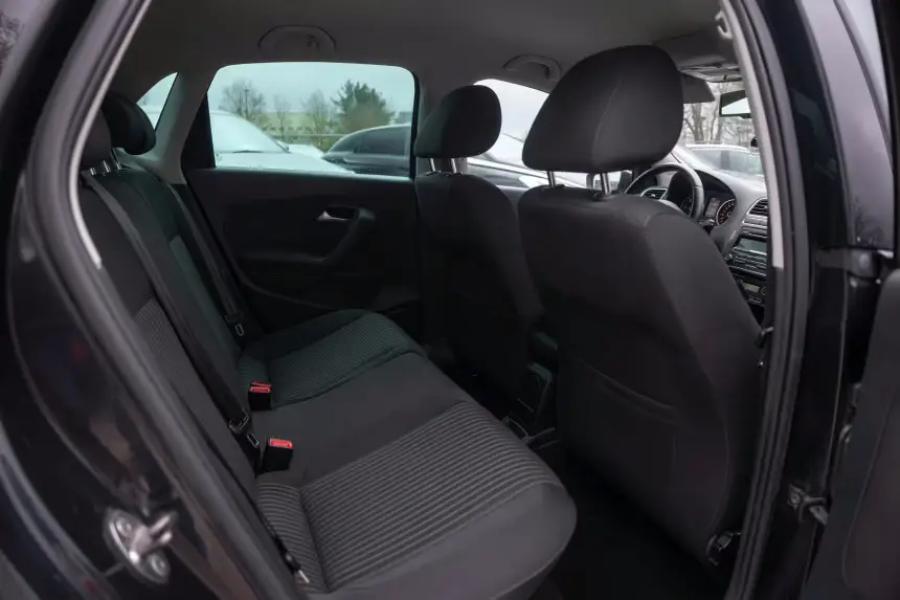 Melns Volkswagen Polo 2011 Liepāja, ar dzinēja tilpumu 1.60 L un nobraukumu 252 tūkst. km par 6250 €, foto 14 vietnē AUTOMOTO.COM.LV